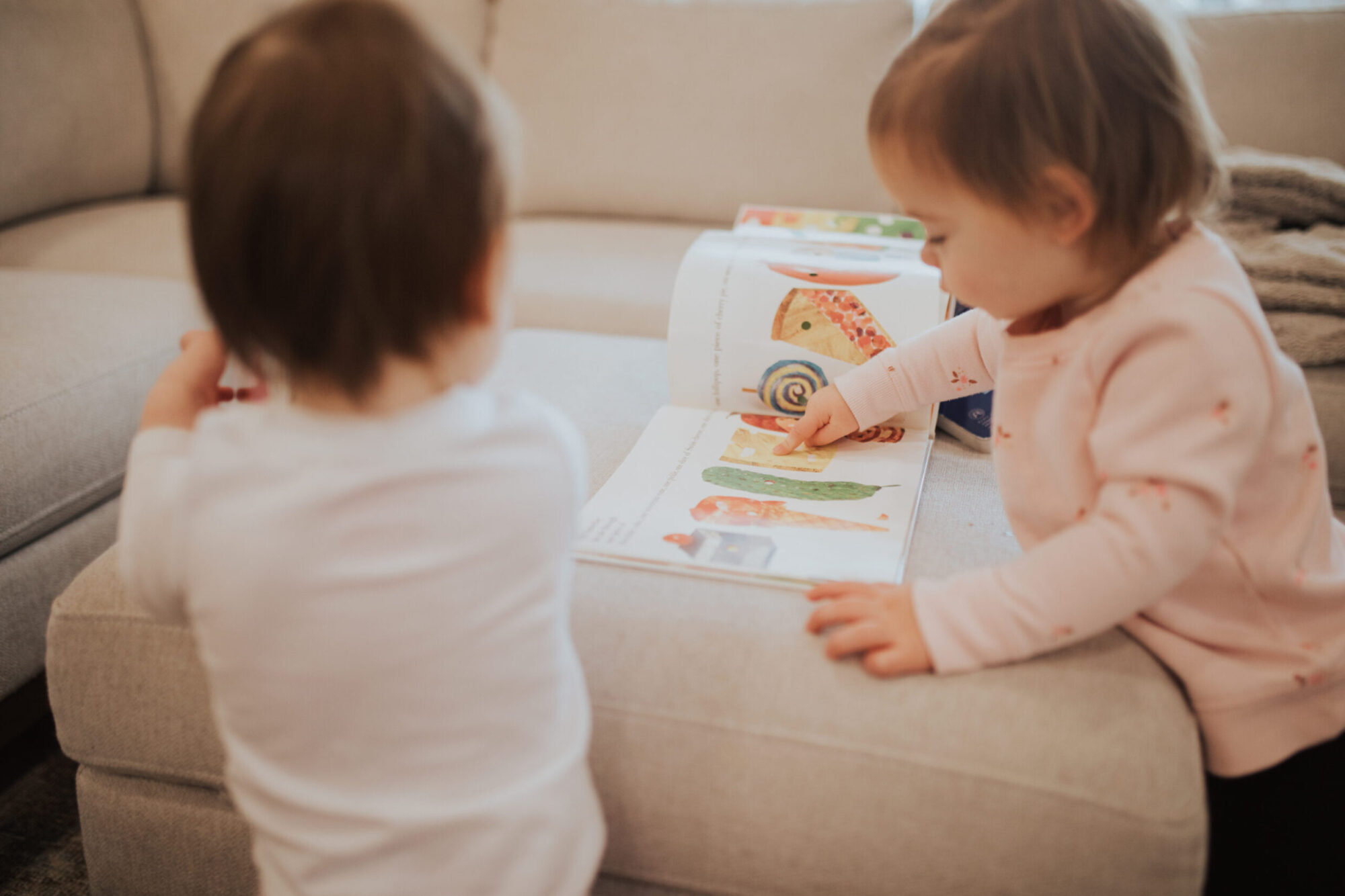 10 Best Children's Books That Both Kids and Parents Will Love - Threads ...